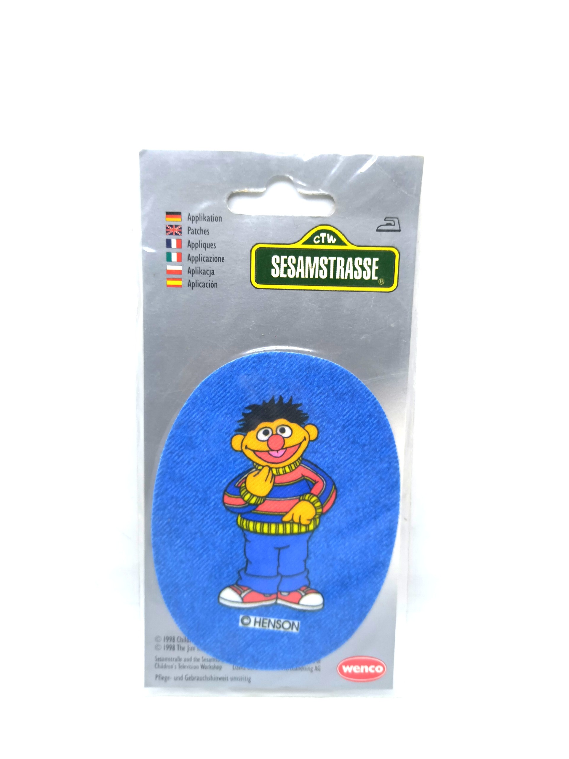 Try Collect | Cartoon character badge "Arnie"