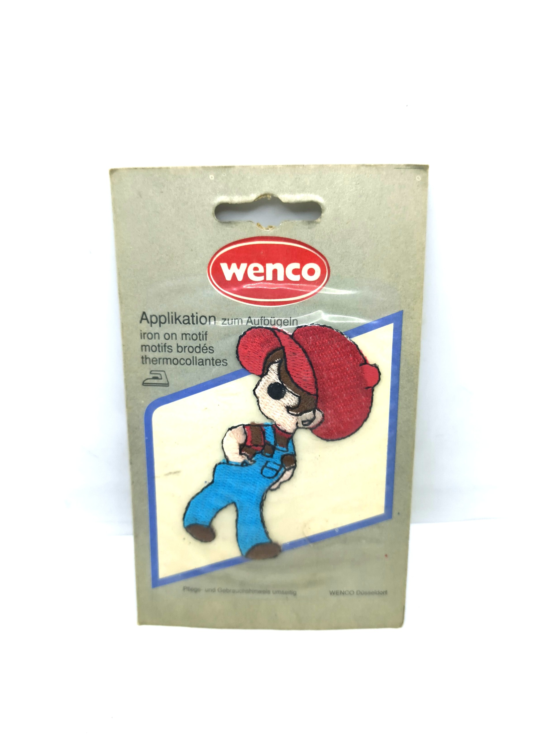 Try Collect | Cardboard badge By BENCO